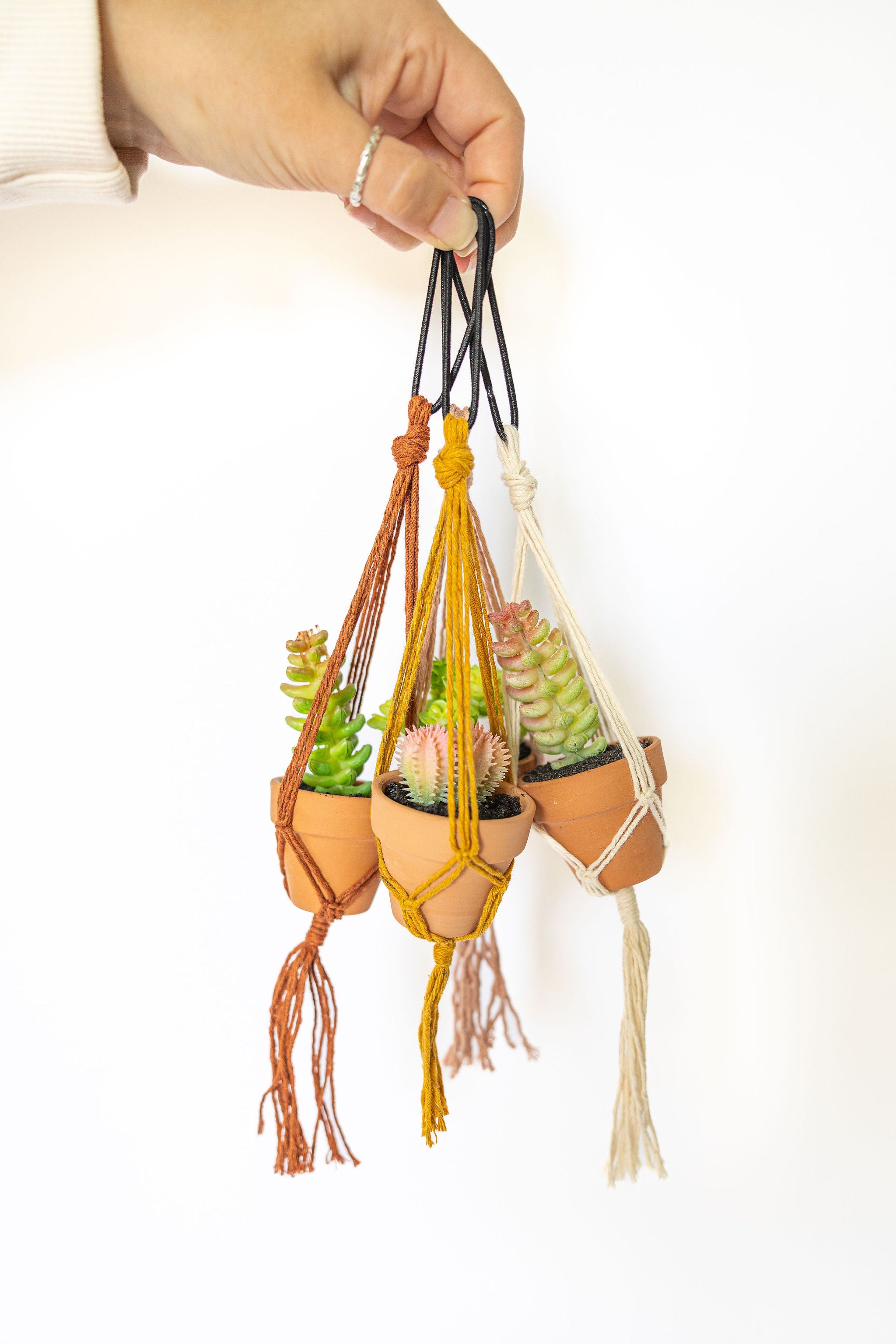 Mini macrame plant hangers for car Macrayaymacrame